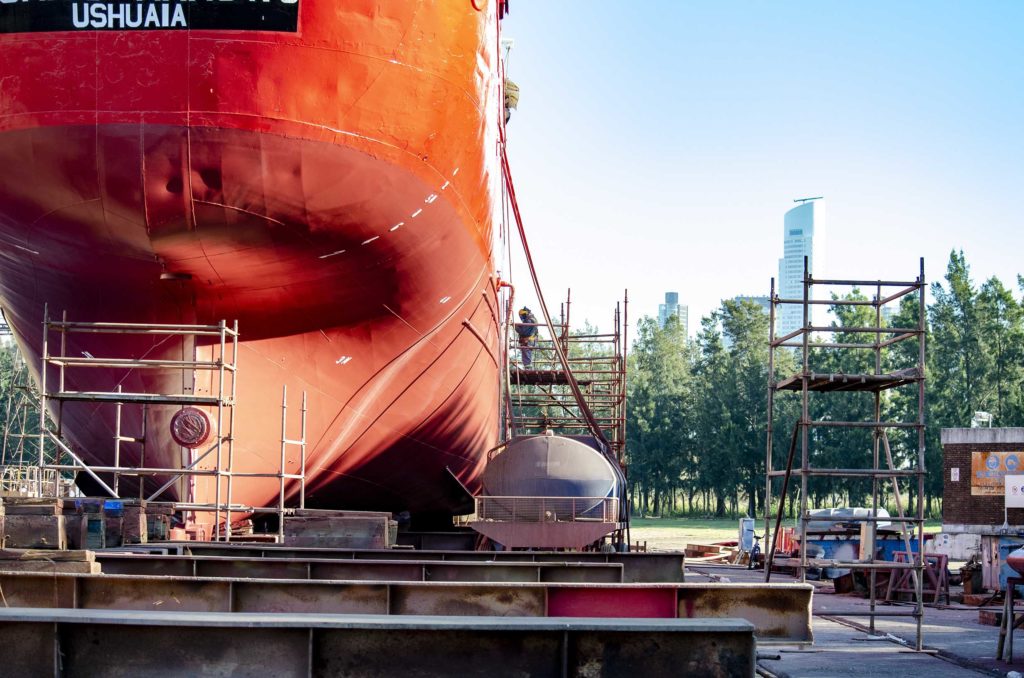 CHIYO MARU 3 y NICOLE S en gradas – TANDANOR